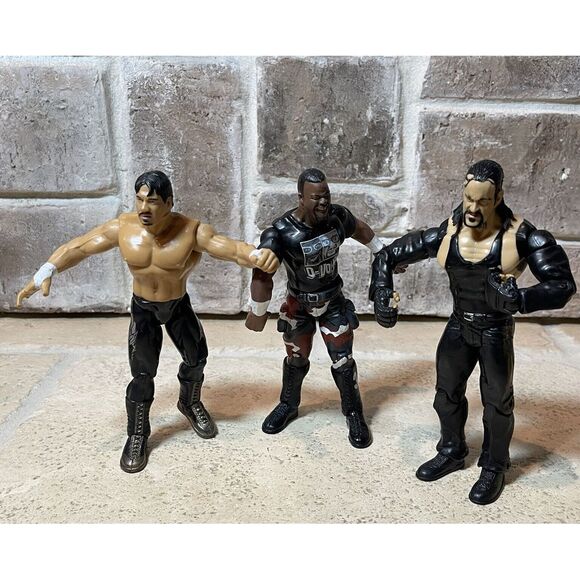 WWE | Toys | Wwe Action Figures Wrestling Set Of 3 Undertaker Dvon ...